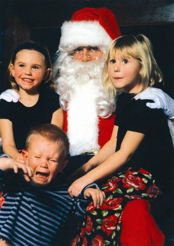 Pictures of Children Frightened By Santa Claus | Amusing Planet